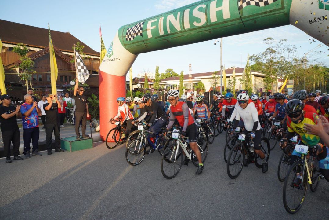 Happy Cycling Pontianak 2025: 256 Pesepeda Tempuh Rute 254 Km, Rayakan ...
